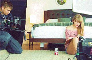 GIFs That Prove Taylor Swift Doesn T Need A Man Teen Vogue