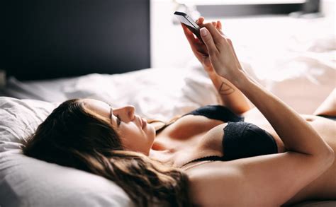 Sexting Tips Knowing The Right Things To Send Escort Ireland
