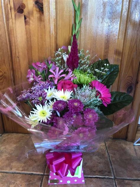 Gallery Oldham Flower Delivery Hand Delivered Flowers