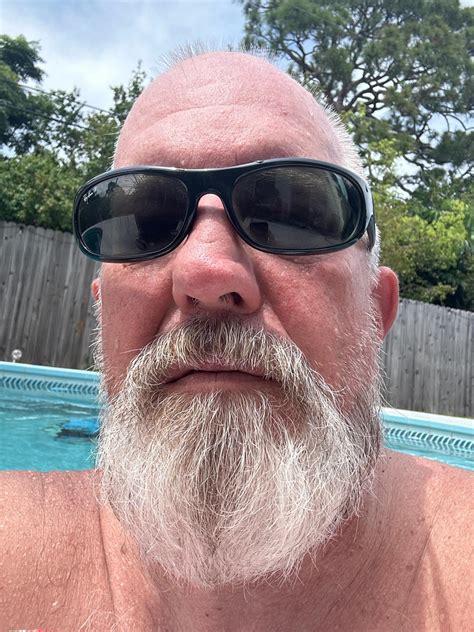 Oh Hey Threads Does Anyone Really Use This App Oldguyinsunglasses