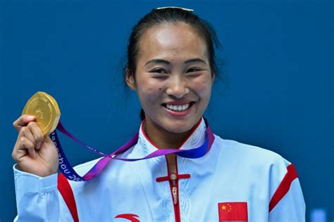 Bangkok Post Zheng Keeps Rising Wins Incredible Gold