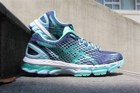 網友開箱 Lydia 體驗如海洋般的 Asics Nimbus 17