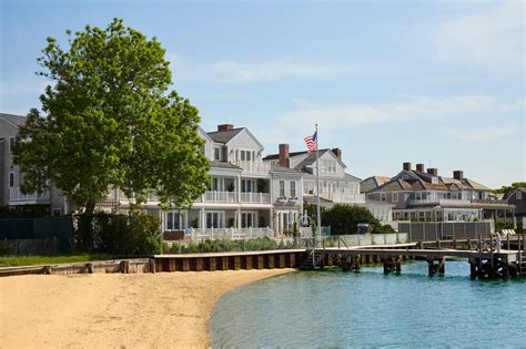 This Nantucket Manses Shades Of Blue Yellow And Red Are An Instant Serotonin Boost
