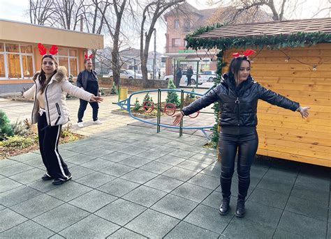 ЧЕТИРИ ДЕТСКИ ГРАДИНИ ПРАЗНУВАХА ЗАЕДНО КОЛЕДА Община Луковит