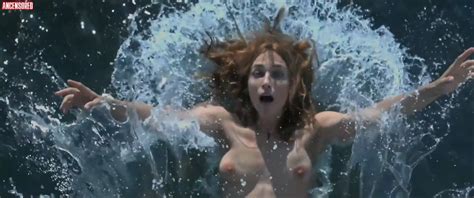Naked Saida Benzal In Fishbone