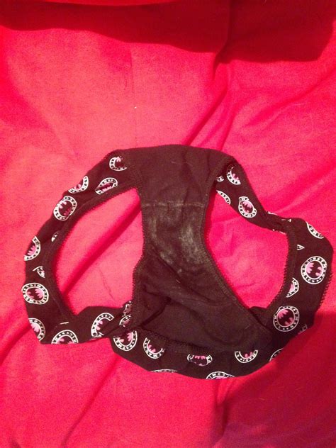 Sisters Dirty Panties Scrolller