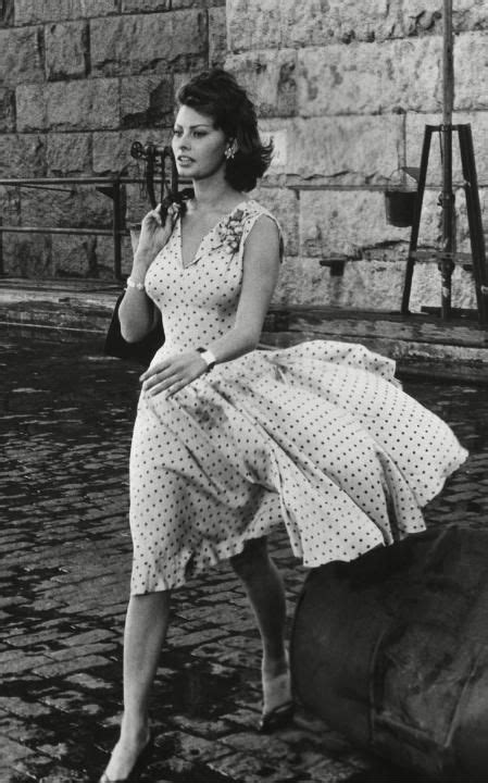 Sophia Lorens Timeless Style Sophia Loren Sophia Loren Style Fashion