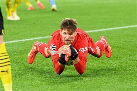 Borussia Dortmund Goalkeeper Gregor Kobel Declares Fitness For Clash