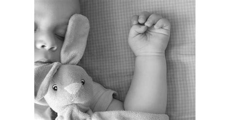 52 години по късно жена откри осиновената си сестра