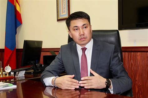 З Бауыржан Хувиараа хөдөлмөр эрхлэгчдийн эрүүл аюулгүй байдалд анхаарах хэрэгтэй байна