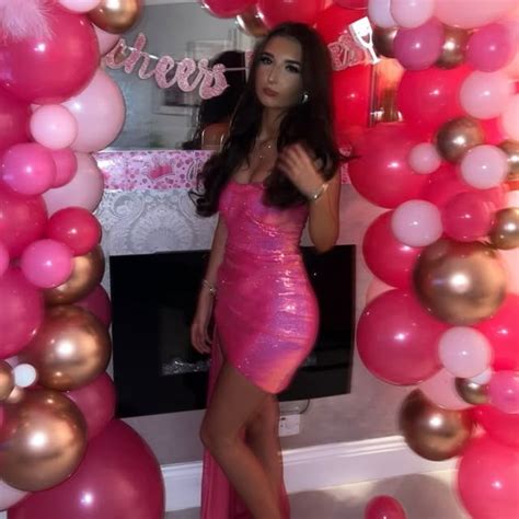 Rosie Xrosieryan Threads Say More