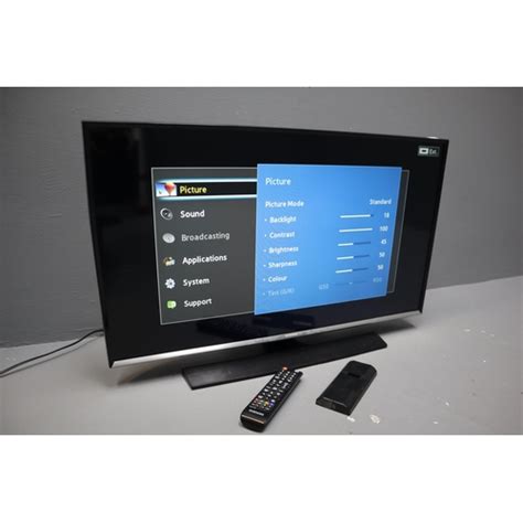 Samsung T32E310EX 32" LCD Television with Wall Mounting Bracket and ...