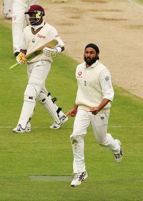 Monty Panesar Ended Dwayne Bravos Resistance