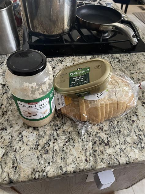 Garlic Bread Scrolller