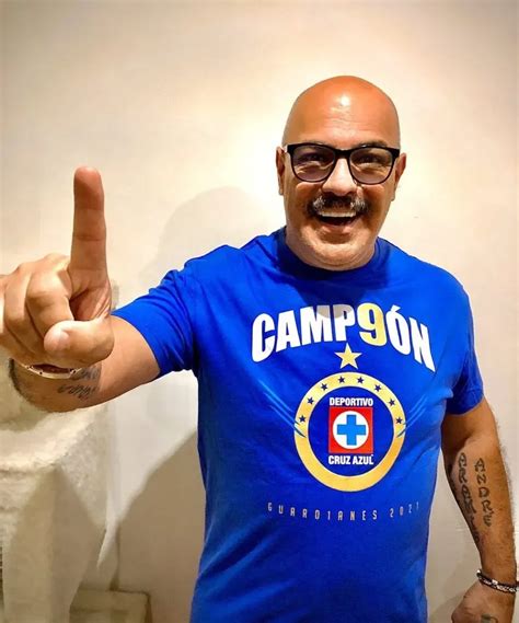 Famosos Artistas Y Deportistas Que Le Van A Cruz Azul Y No Lo Sabías
