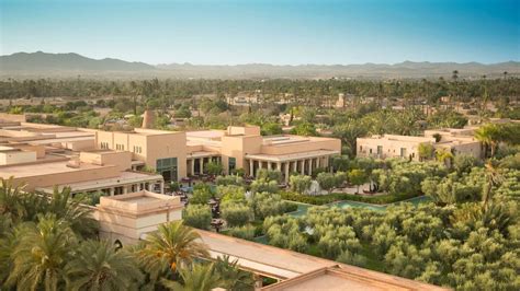 Playas Paradisíacas Aguas Cristalinas Y Encantadores De Serpientes