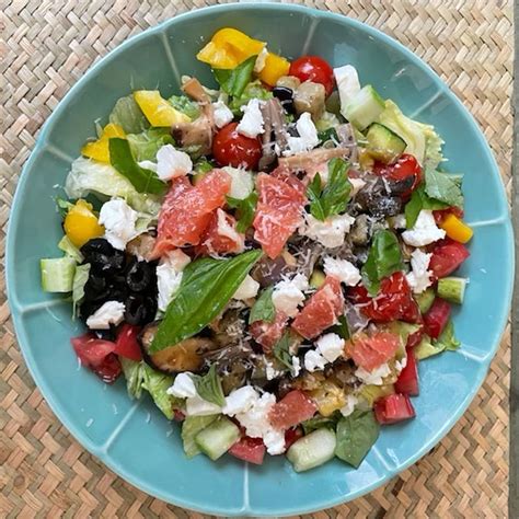 엘리빌리 샐러드앤브런치 엘리빌리 여러분 신메뉴 소개합니다 🌸 페타치즈자몽바질과 다양한 볶음야채