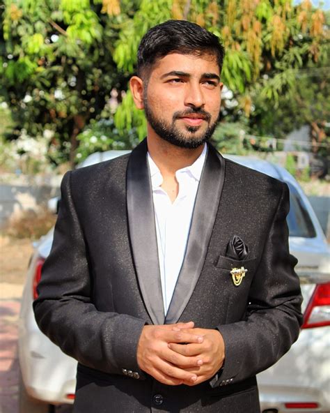 vaibhav wanare medium