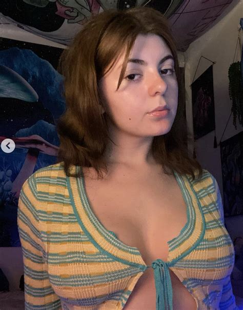 Photo Sophie Dunn Flaunting Her Big Natural Tits For You To Do With As You So Please