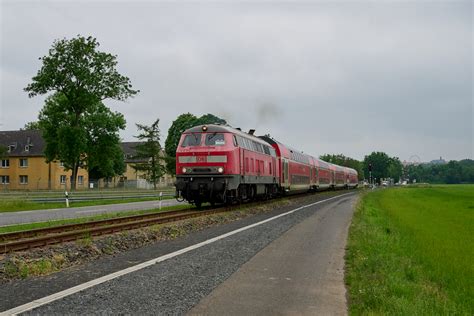 Db 218 429 9 Rollt Mit Einer Schwestermaschine Und Dem Ic 2013 In Den