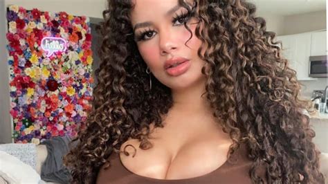 Mia Posh | Bio | Insta Star | Curvy | Plus size | Fashion Model ...