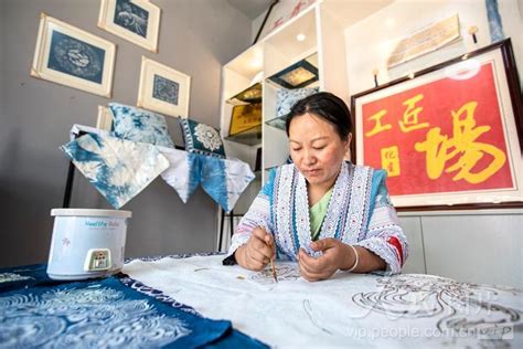 贵州黔西：“指尖经济”助农增收 人民图片网