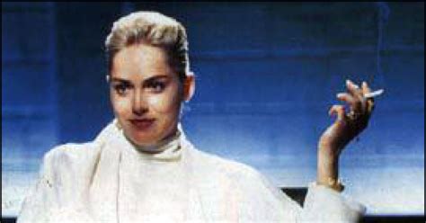 원초적 본능서 사라진 샤론스톤 팬티 감독이 감춰 소장