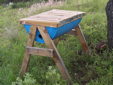 9 DIY Bee Hives With Free Plans And Tutorials Shelterness