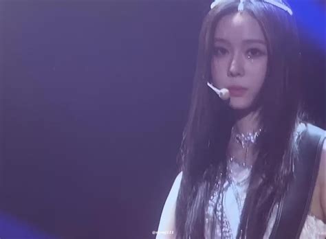 230226 에스파 콘서트 윈터 걸스 일렉기타 윈터 백설 Mymj111