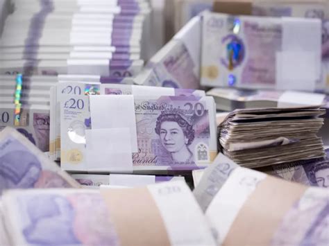 How To Spot Counterfeit Banknotes In The Uk Essential Banknotes