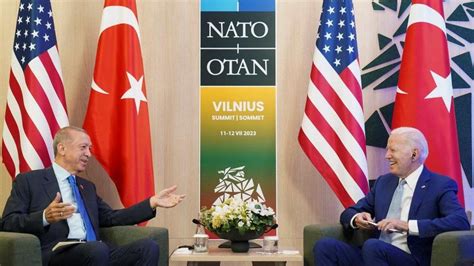 Turkey's deepening economic crisis prompts Erdogan to look West - BBC News