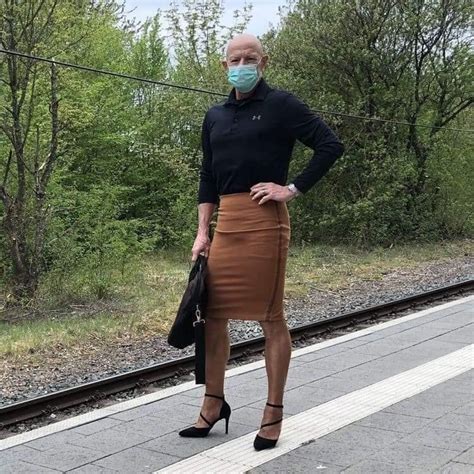 Guy Proves Skirts And High Heels Can Look Good On Men As Well
