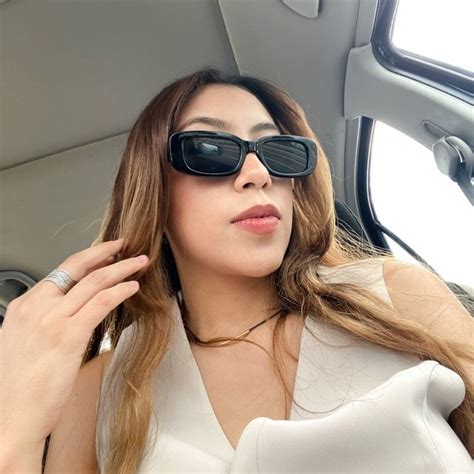 Dafne A Dafnealld Threads Say More