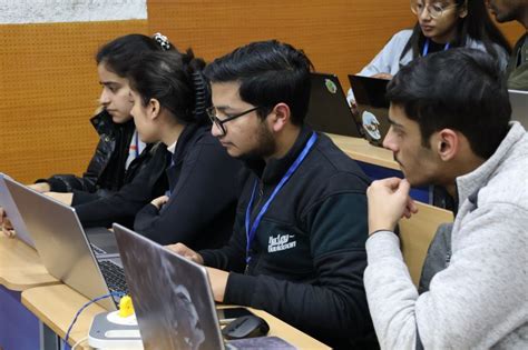 Laksh Nijhawan On Linkedin Hackathon Teamwork Learningexperience Hackjnu3 Hackathon