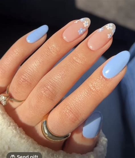 15 Cute Flower Nail Designs For A Summer Look Chic In Cubicles