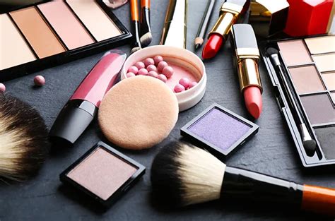 Berbagai Ciri Kosmetik Dengan Kandungan Bahan Berbahaya