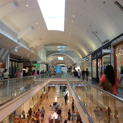 Garden State Plaza Mall
