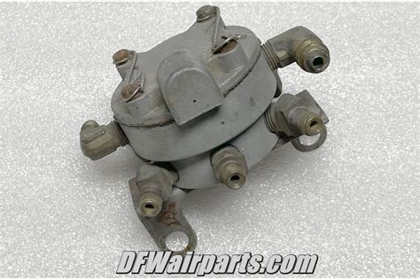 631351 5 Continental Aircraft Engine Fuel Flow Divider Manifold Valve
