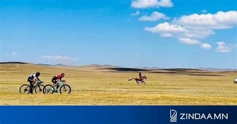 Хурдан морины уралдааны замаар дугуйчид хүч сорино