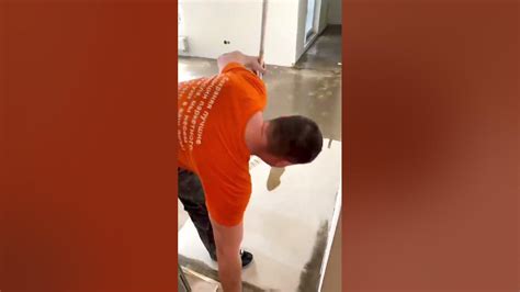 Немного юмора😂 Процесс подготовки основания к укладке паркета на стяжку🔥 паркетныеработы