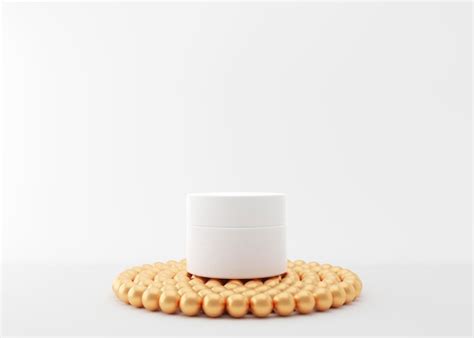 작은 황금색 공이 있는 연단에 서 있는 흰색 및 비어 있고 브랜드가 없는 화장품 크림 항아리 흰색 바탕에 스킨 케어 제품 프레젠테이션입니다 럭셔리 모형 스킨케어 뷰티