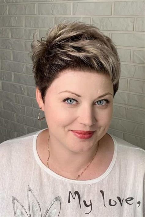 An Edgy Pixie For Women With Round Faces Seamlessly Elongates Your Face