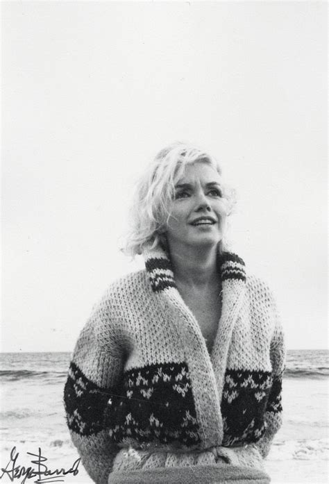 Marilyn Monroe Beach Sweater Photo 50 Koleksi Gambar