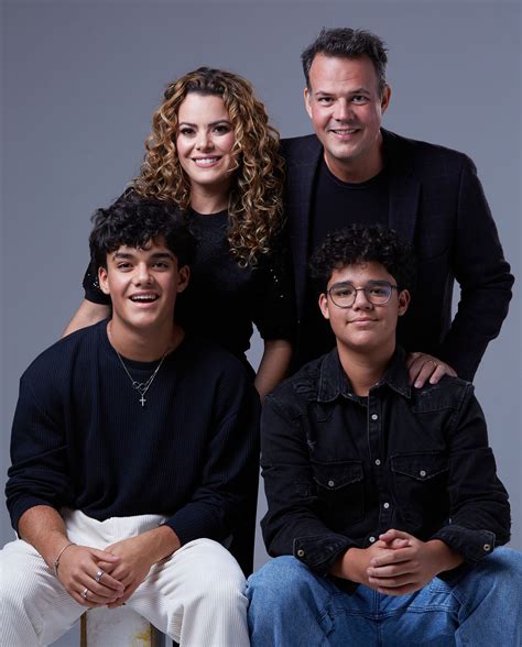 Sobre Ana Paula ValadÃo Diante Do Trono Ana Paula Valadão Bessa Ministério De Louvor E