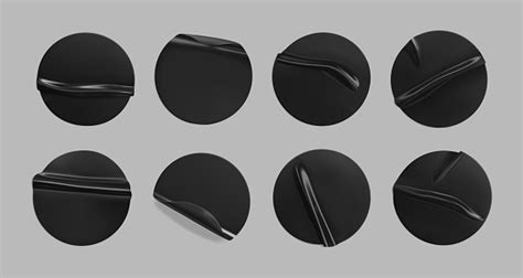 검은 색 붙어 둥근 구겨진 스티커 모형 세트 접착제 선명한 검은 종이 또는 회색 배경에 접착 주름 효과 플라스틱 스티커 라벨 템플릿 레이블 또는 가격 태그입니다 3d 사실적