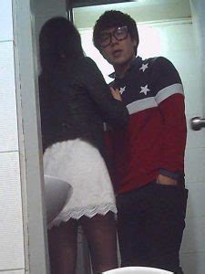 한국화장실 몰래카메라 미녀 오줌 누는 모습 클로즈업 여자친구 오줌싸고 싶은 남자친구 여자한테 쫓겨났다 인색 한 고양이