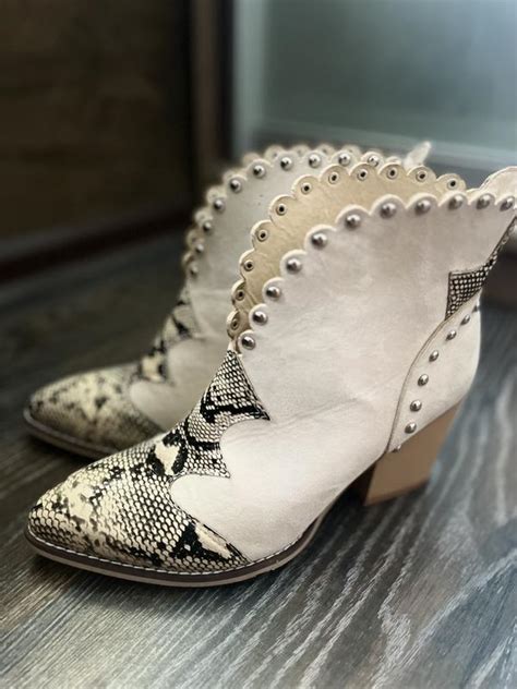 Казаки ботинки полусапожки — цена 1500 грн в каталоге Ботильоны Купить женские вещи по