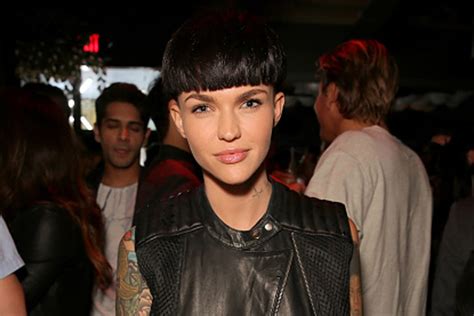Orange Is The New Black Actress Ruby Rose Live Tweets Arrest Of Gunman Who Was Loose In Her