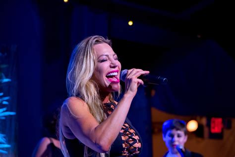 Singer Taylor Dayne 61 Grateful After Recovering From Colon Cancer