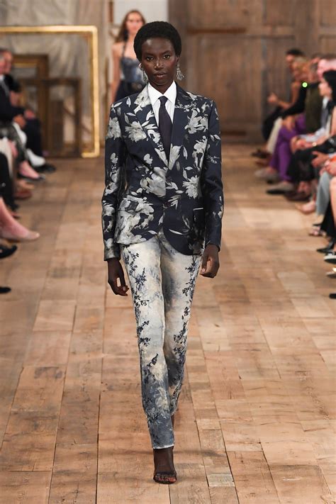 Ralph Lauren Fall 2004 Runway Livingly Ralph Lauren Fall 2017 Runway